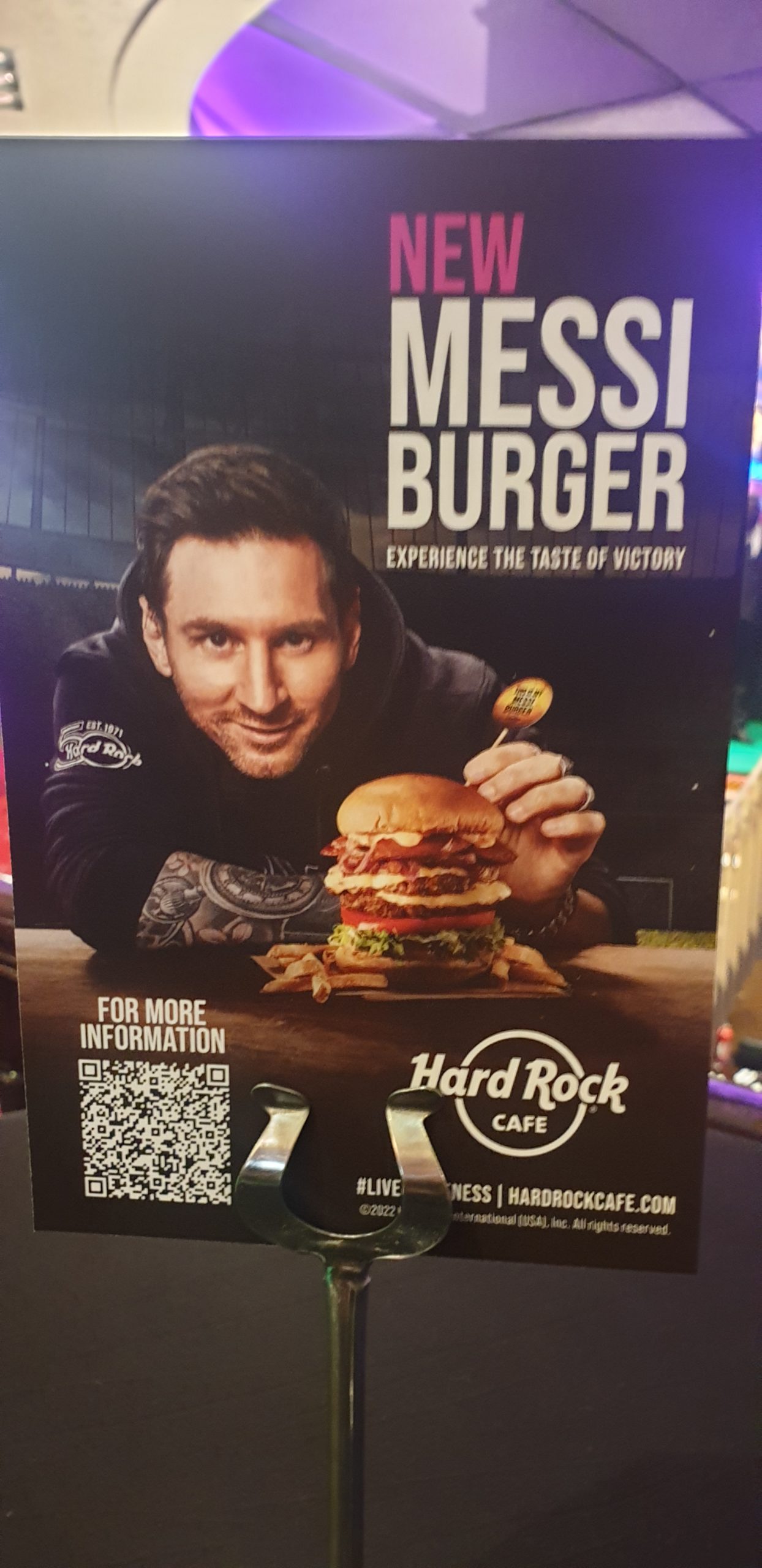 Lancement du Messi Burger au Hard Rock Café